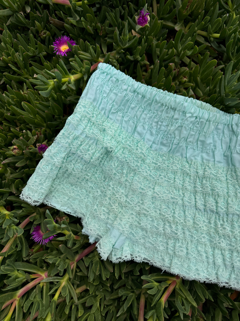 Vintage Ruffled Bloomer Shorts Aqua – Call Me The Breeze